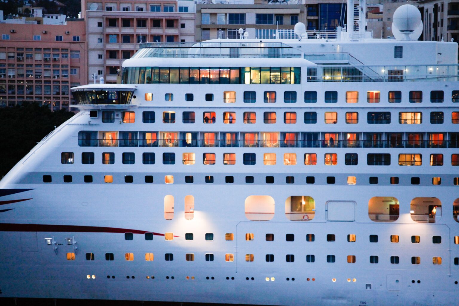 The Impressive Inner Workings Of A Cruise Ship Engine Room - COLUMBIA ...